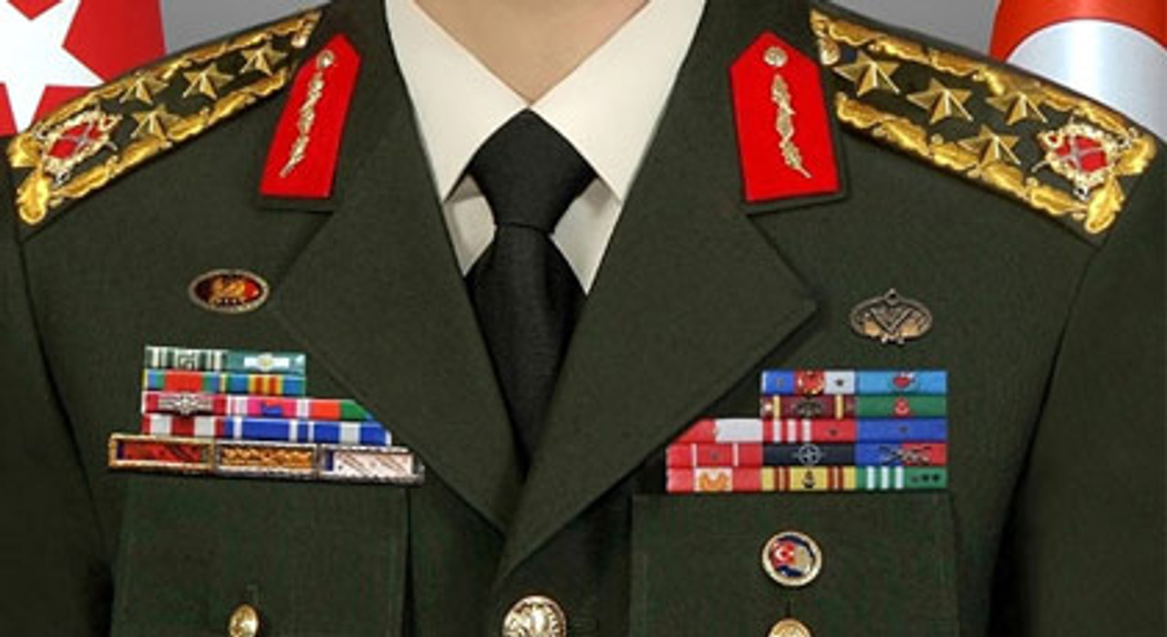 “KOMUTAN” OLMANIN RİSKLERİ DE VARDIR.